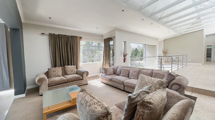 Luxury Home On Northcliff Hill - Johannesburg