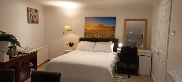 Stansted Airport Studio Plus Long Stay Car Parking - London Stansted Airport (STN)