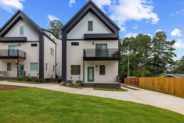 Silver Spacious Modern Retreat: 5 Min To Downtown - Raleigh, NC