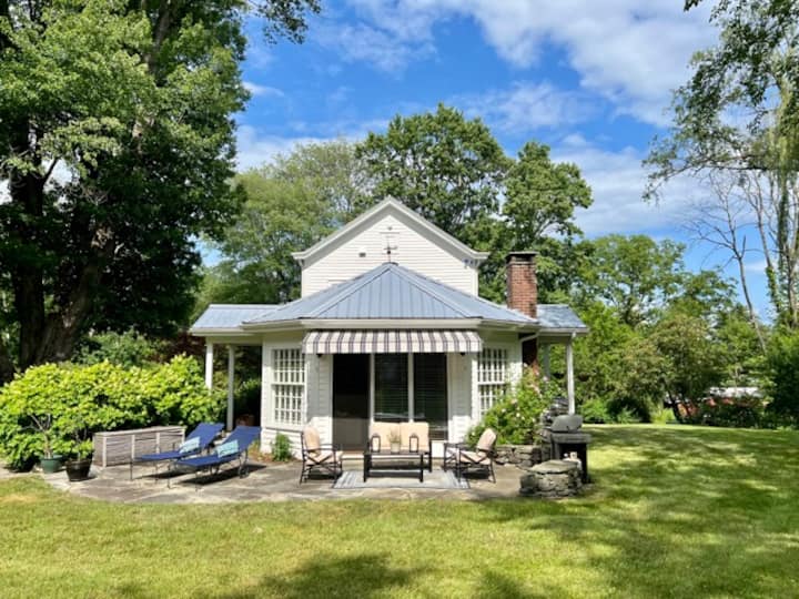 Walk Along The River - Private Renovated Farmhouse - Hudson, NY