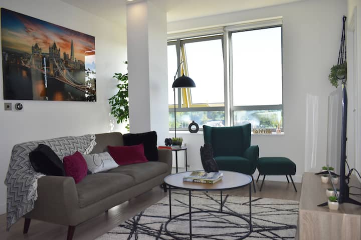 Comfy 2bed 2 Bath Sleeps 4 In Bracknell Citycentre - Bracknell