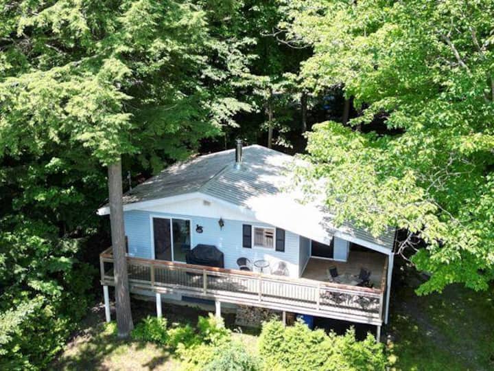 Le Canard Noir, The Black Duck - Magog