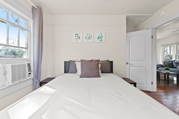 Cozy Urban Oasis - Entertainment District - 잭슨빌