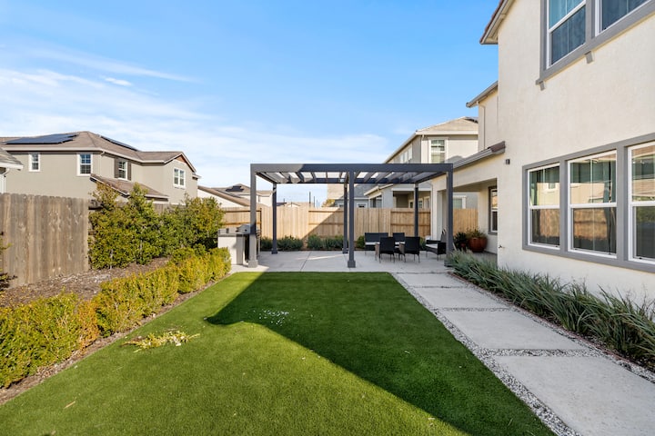 4039sq Ft Perfect For Weddings & Family Gatherings - 엘크그로브