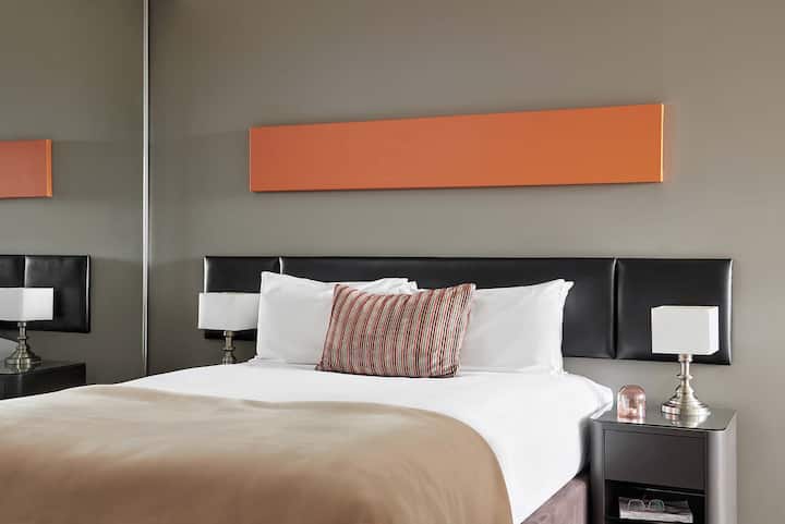 Dandenong Central Hotel Two Bedroom Apartment - Dandenong
