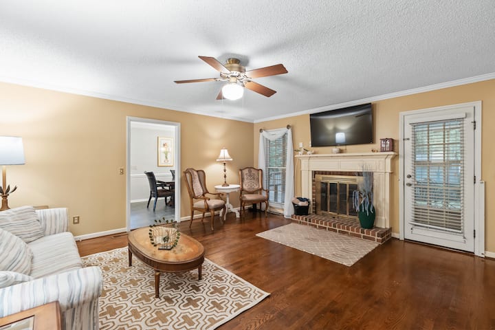 Ft. Jackson, Screened Porch, Fenced Yard, Pets - Columbia, SC