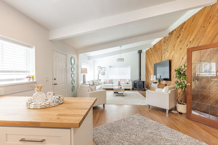 Renovated Luxury 4br Cozy House - Squamish