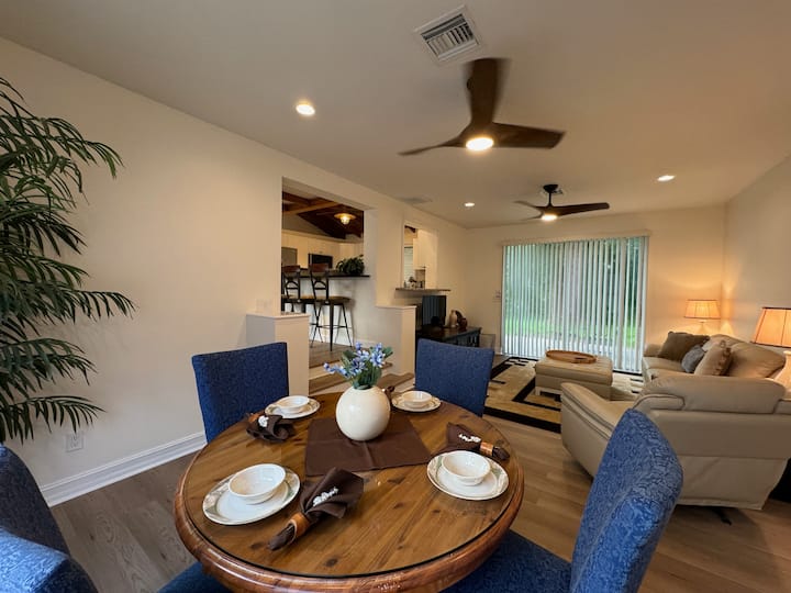 Newly Priced! Spacious +2 Bed Walkable To Bonita - Bonita Springs, FL