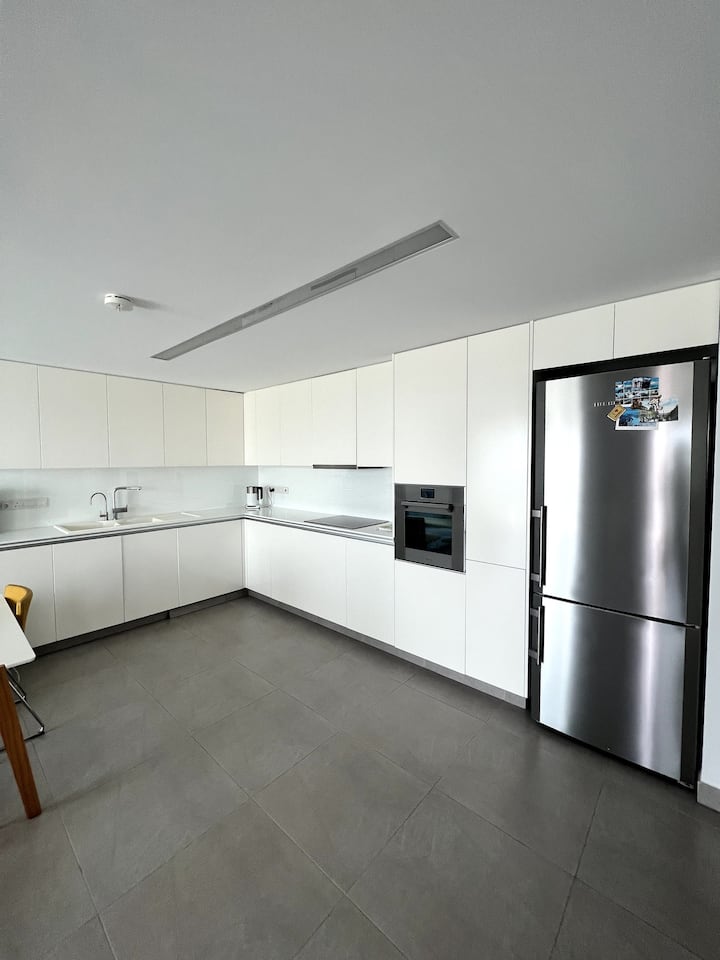Viennis Lux Apartment - Limassol