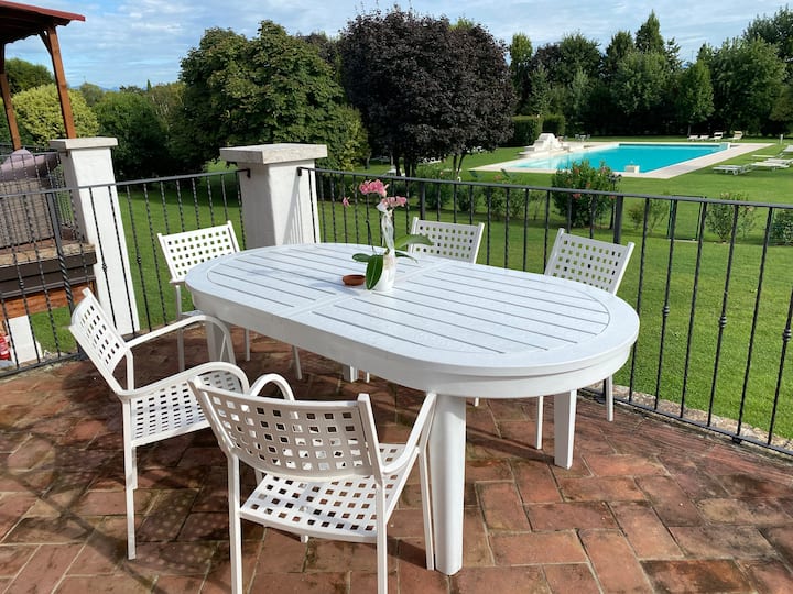 Luxury Apartment With Pool View - Desenzano del Garda