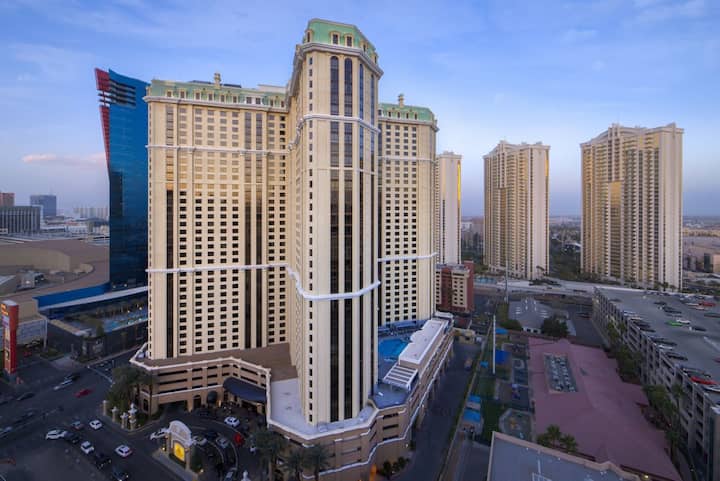 Marriott's Grand Chateau - Guest Room - Las Vegas, NV