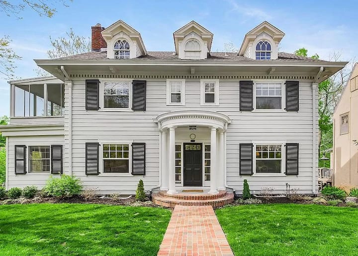 Vintage Crestwood Charm - Kansas City, MO