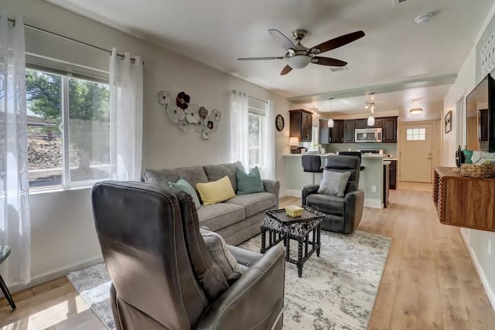 Cozy Prescott Park Family Bungalow Downtown - Prescott, AZ