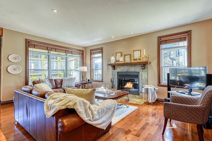 Chalet W/ Pool, Spa, Billard Near Tremblant Resort - Mont-Tremblant