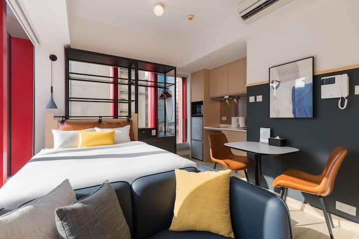 Modern Studio + Stunning Terrace - 香港