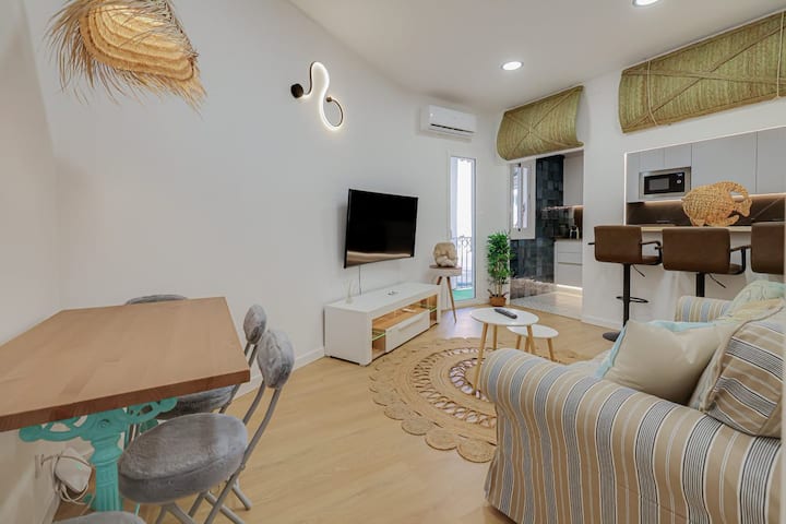 15' Sagrada Familia & 20' Plaça Catalunya. - Badalona
