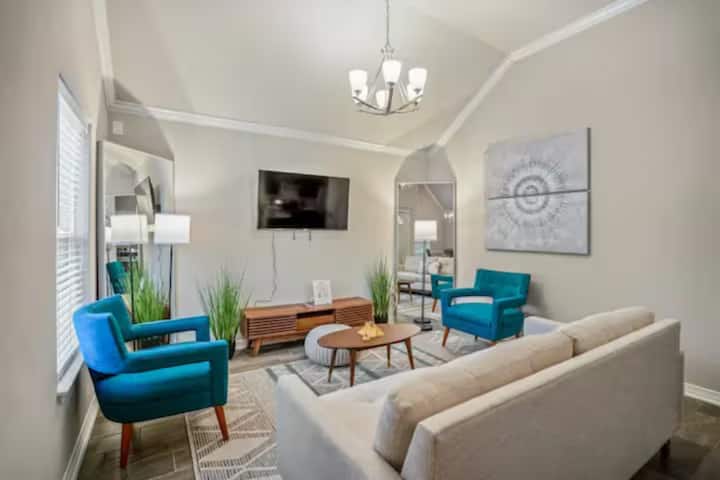 Reflection House At East River - Houston, TX