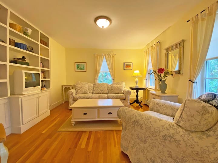 Beautiful Edgartown / Katama House - Martha's Vineyard, MA