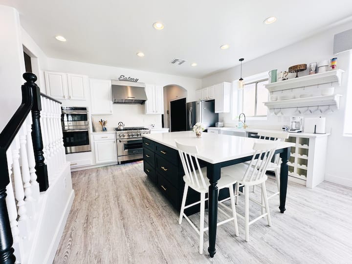 Desert Blooms: Winter Oasis, Heated Pool & Spa - Tucson, AZ