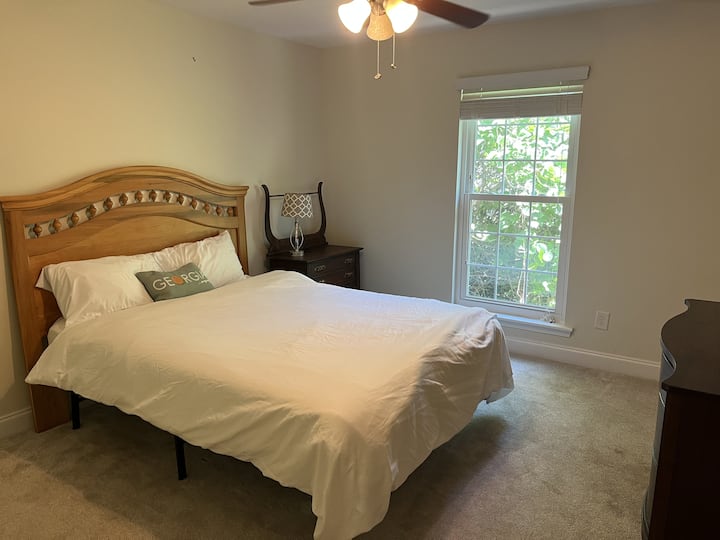 Cozy 2-bedroom Adjacent To Uga - Athens, GA