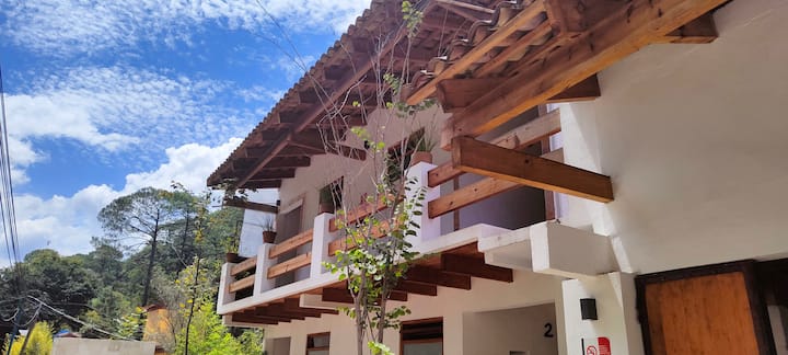 Habitación Cama Ks  C/ Terraza En Avándaro - Valle de Bravo