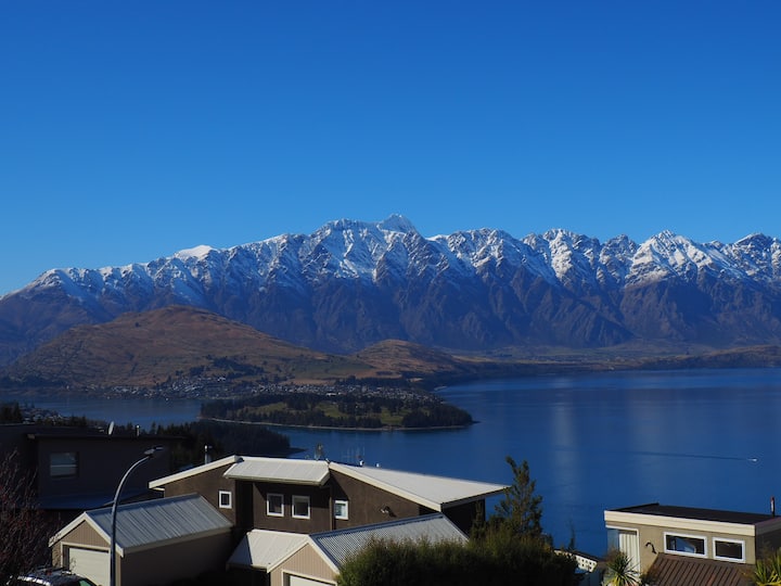 Cozy Home With Panoramic Views - Queenstown