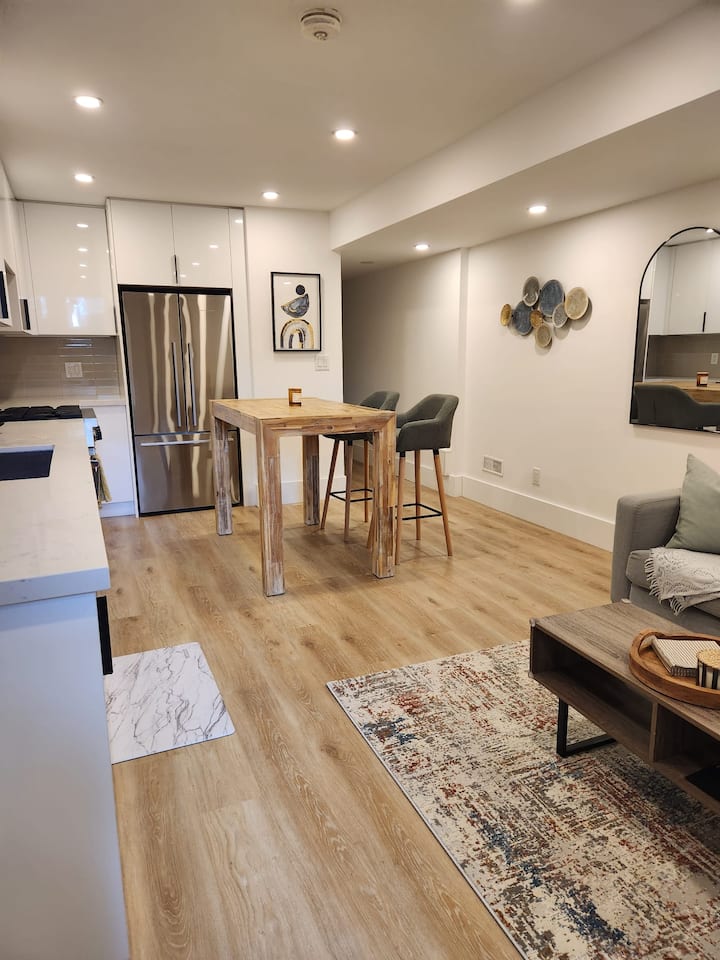New Cosy Appt Near Corso Italia - Toronto
