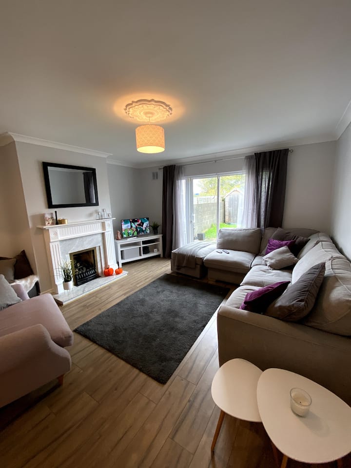 Spacious Double Room - Swords
