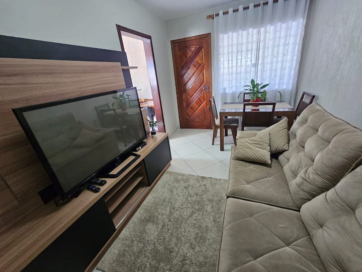 Casa Em Bairro Residencial Com Estacionamento - Curitiba