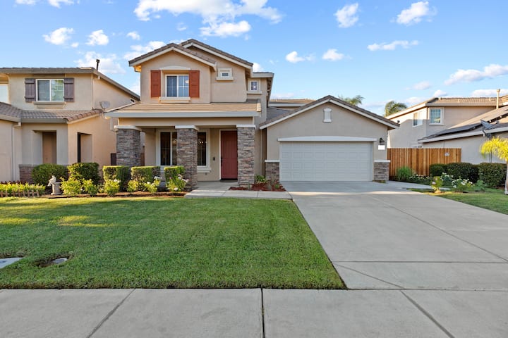 Newly Renovated Luxury House In Quiet Community - Stockton, CA