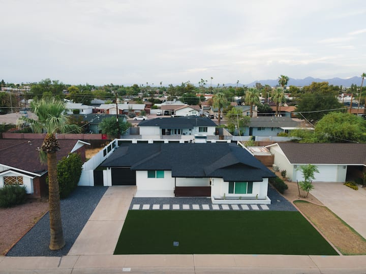 3 Br W/ Heated Pool + Hot Tub + Putting Green - Scottsdale, AZ