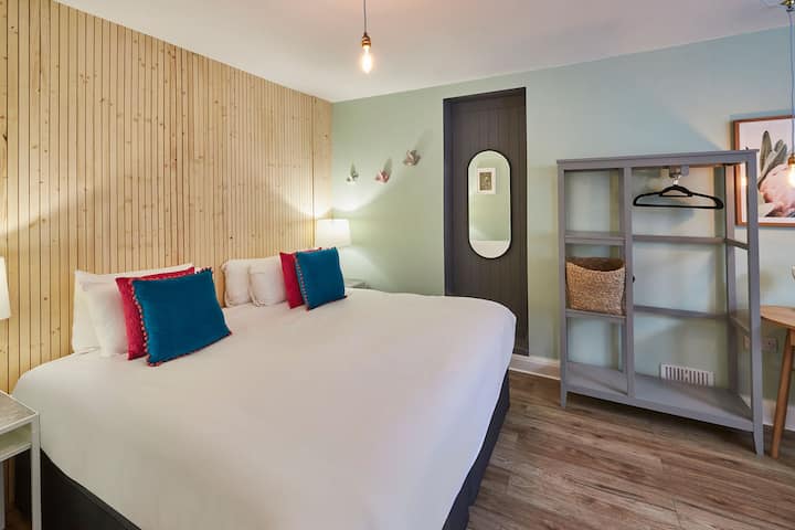South Bay Garden Apartment - Scarborough