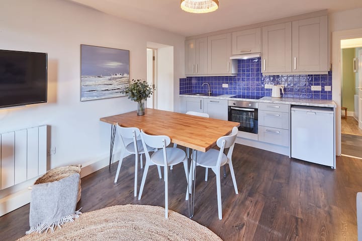 South Bay Garden Apartment - Scarborough