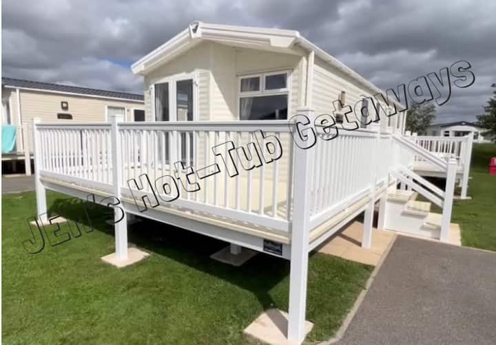 Jems Hot-tub Getaways (6 Berth) - Woodhall Spa