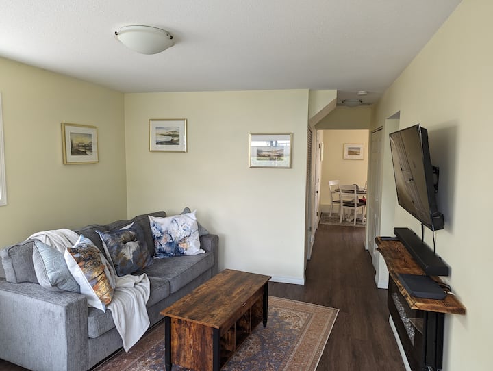 Holidays Are Coming, Shop, Stay, Play! - Kamloops