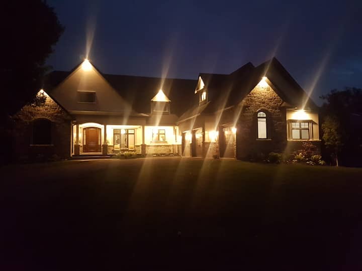 Grimsby By The Lake - Cozy Room - Grimsby