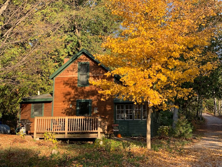 Sunset Shore Garden Cottage - Sister Bay, WI