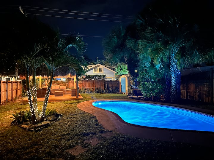 Heated Pool & Jacuzzi, 5 Min To Beach, Bungalow! - Lake Worth, FL