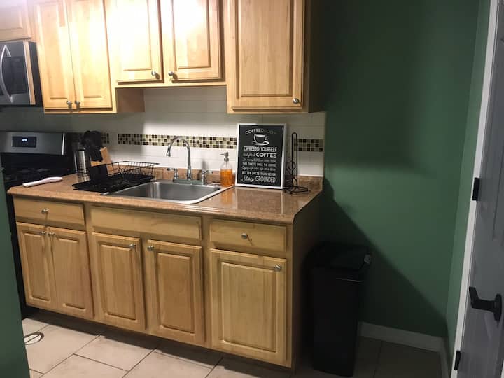 High Rise Suite Near Time Square - East Rutherford, NJ