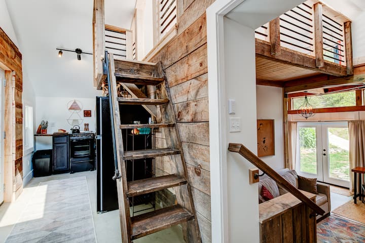 Cabin W/ Mountain & Farm Views -10 Min To Downtown - Asheville, NC