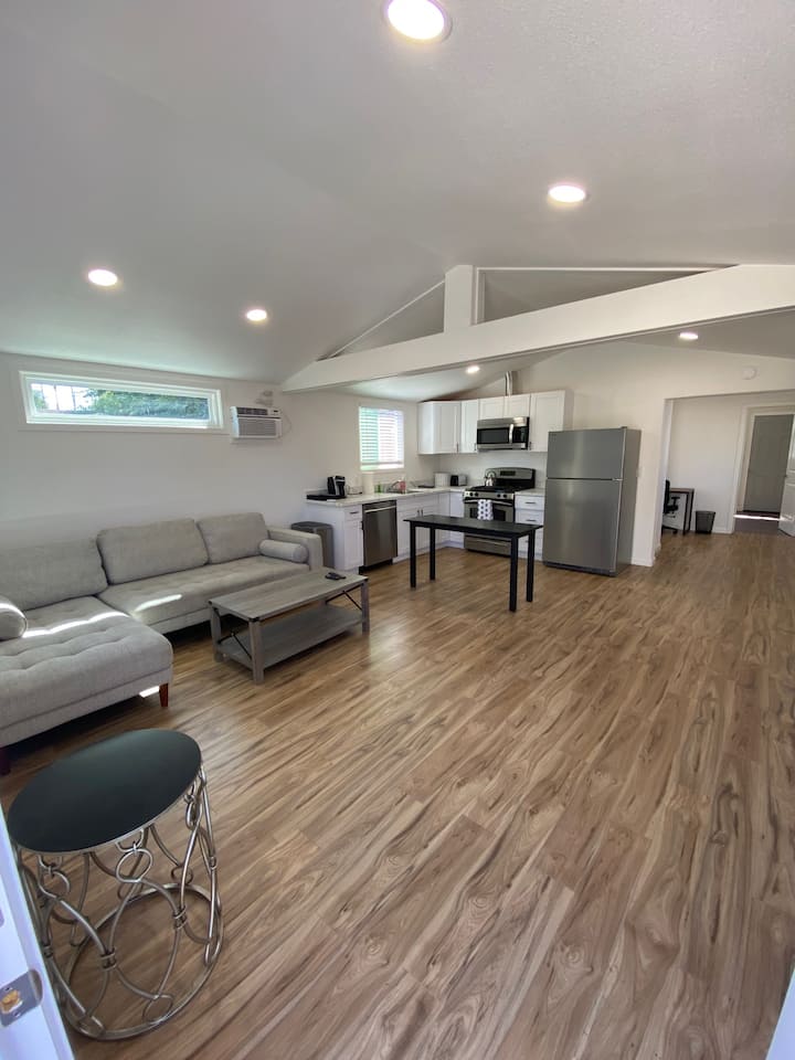 Spacious Modern Home In Prime Location - Los Gatos, CA