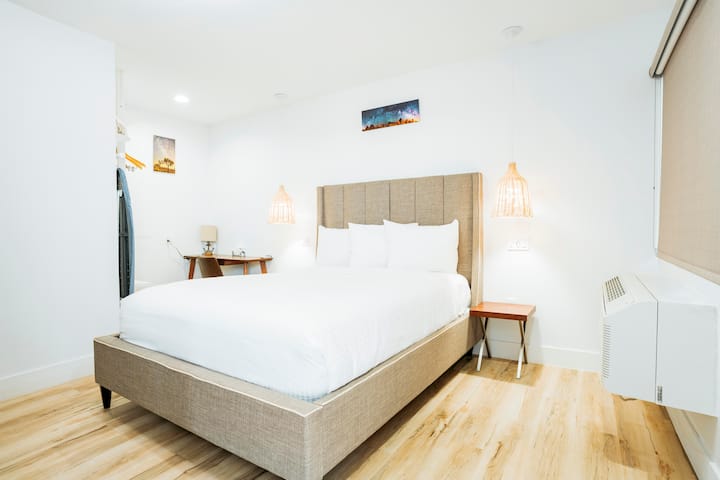 Cozy Beachside Non-smoking Queen Bed Room (Dq) - Long Beach, CA