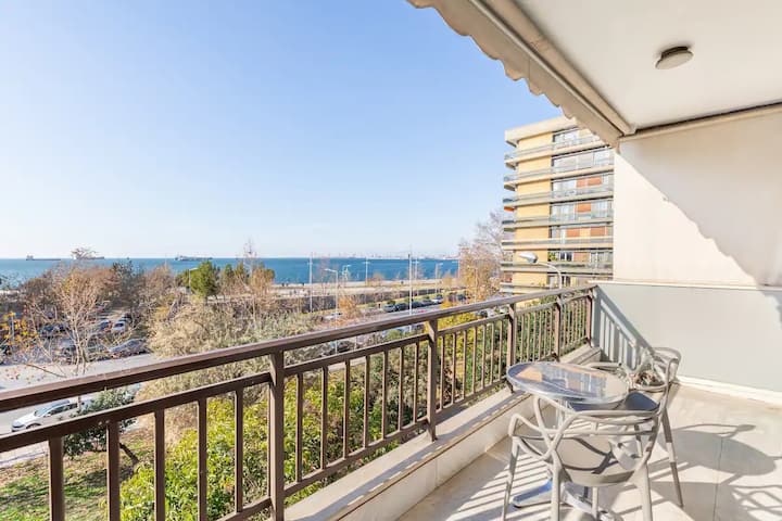 City Moon: Seafront 3-bedroom Apt By Halu! - Thessaloniki