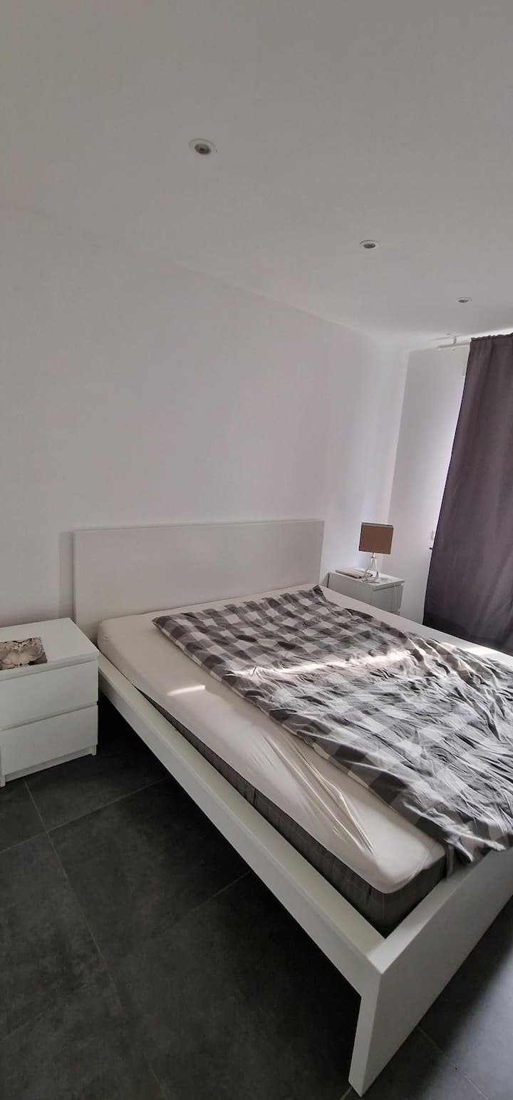 Ruhiges Zimmer Mit Gartenzugang - 卡門