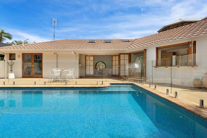 Coastal Spanish-inspired Casa - Pet Friendly - Byron Bay