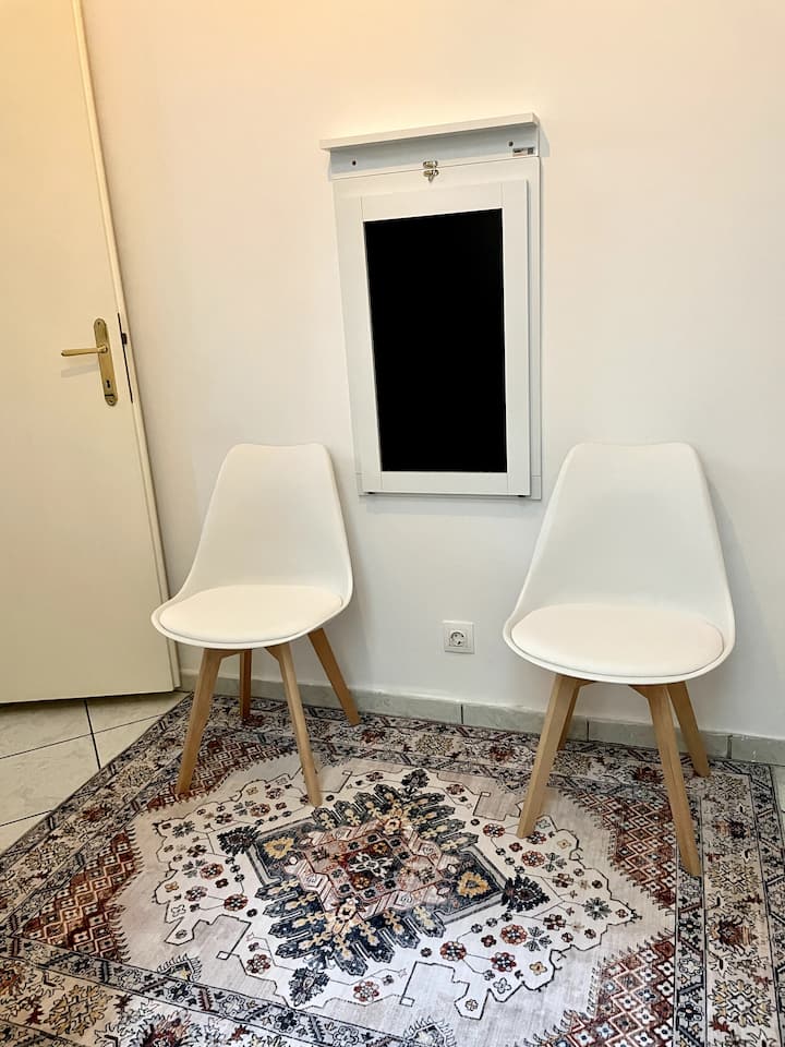 Affordable Compact Apartment - Vienna