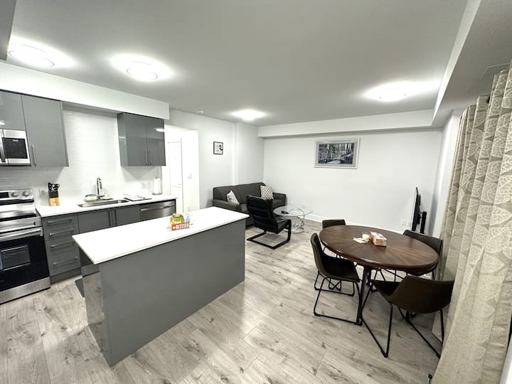 Cozy 2-bedroom Condo With Parking In Niagara Falls - Niagara Falls