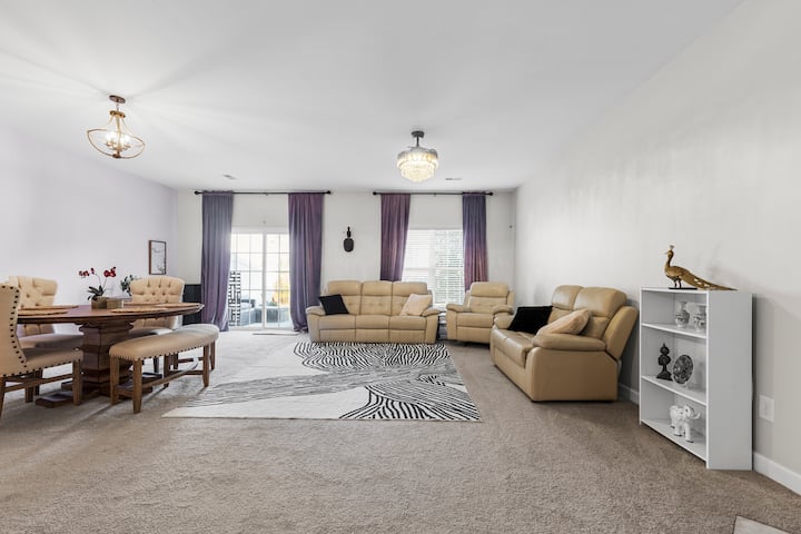 2 Story Condo * Superb Location - High Point, NC