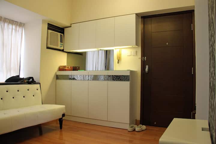 Cozy 2br Apt In Heart Of Hk - Hong Kong