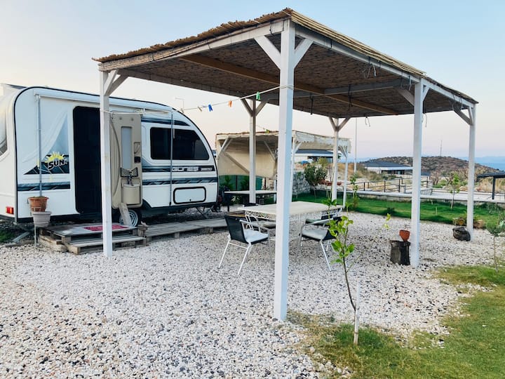 Nil Inn ÖZel Glamping Bahçesi; Karavan - Mordoğan